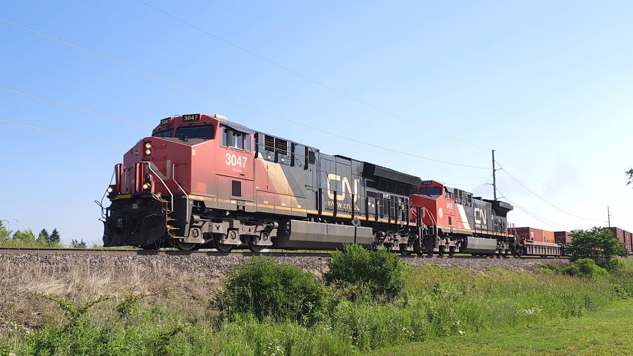Canadian National - Westbound Stack/Rack Train 14 Jun 25 - YouTube