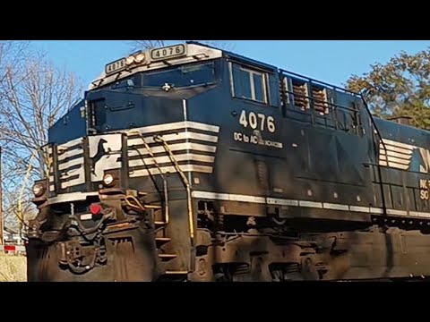 NS 218 lead by NS 4076 - YouTube