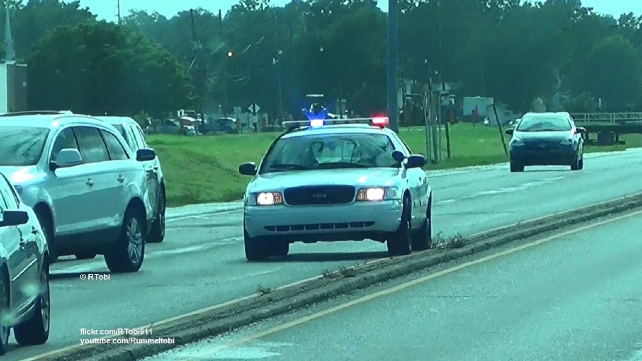Jefferson Parish Sheriff's Office Crown Victoria cruiser responding ...