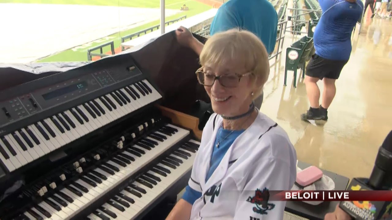 13 WREX's Derek Bayne passes time with Legendary Organist Nancy Faust ...