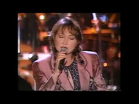 Pam Tillis "Land of the Living" introduced by Debbie Allen - YouTube