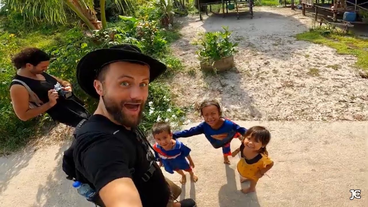 Visiting a sea gypsy tribe in Thailand🇹🇭 - YouTube