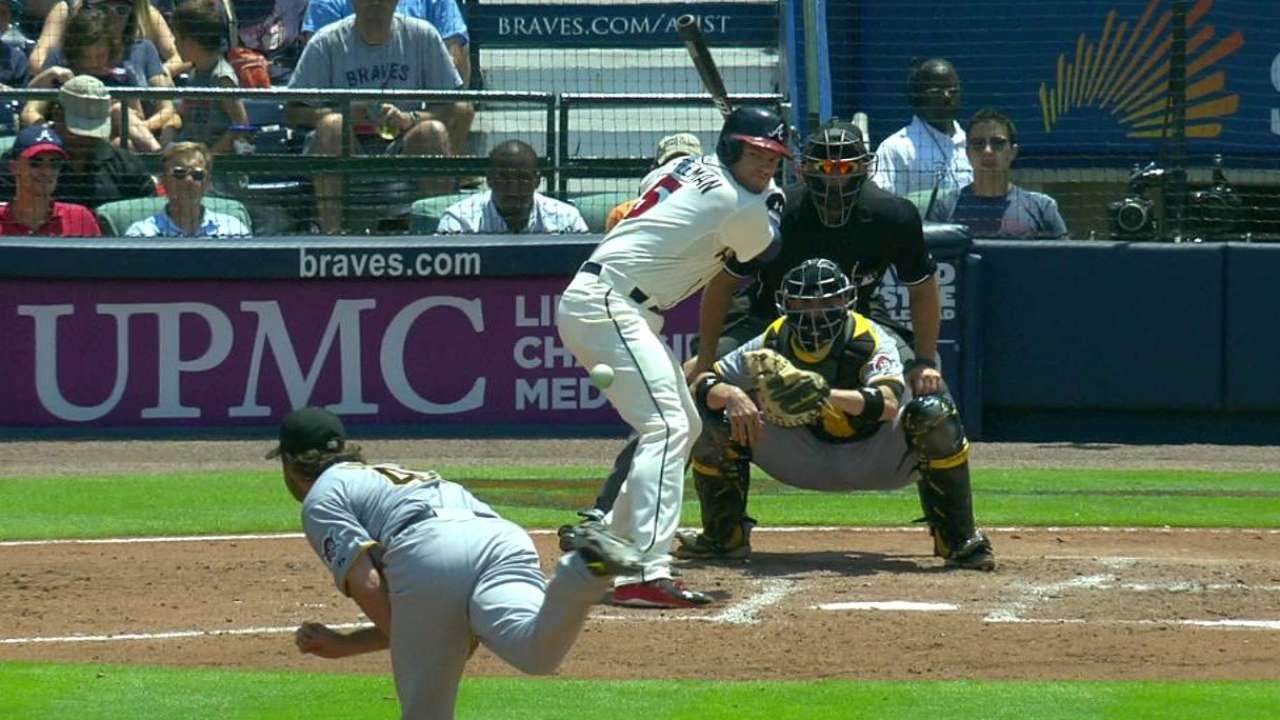 PIT@ATL: Freeman hit in the knee with a pitch - YouTube