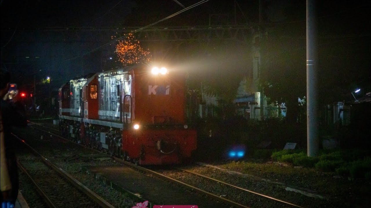 Meledak! Momen Kirim Lokomotif CC 201 89 12 + CC 201 83 40 dari Tanjung ...