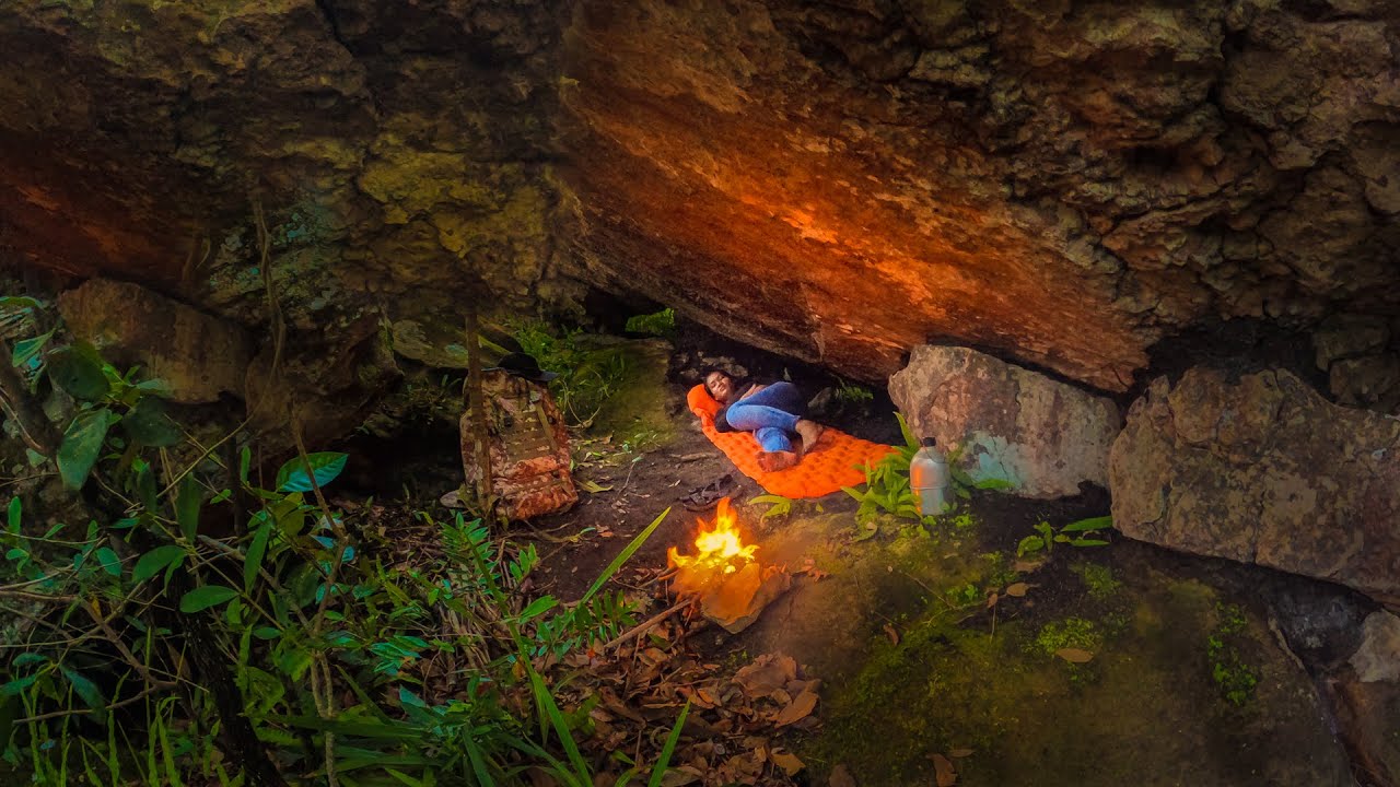 Solo Bushcrafts Camping in The Cave, Girl Living Off The Grid Journey ...