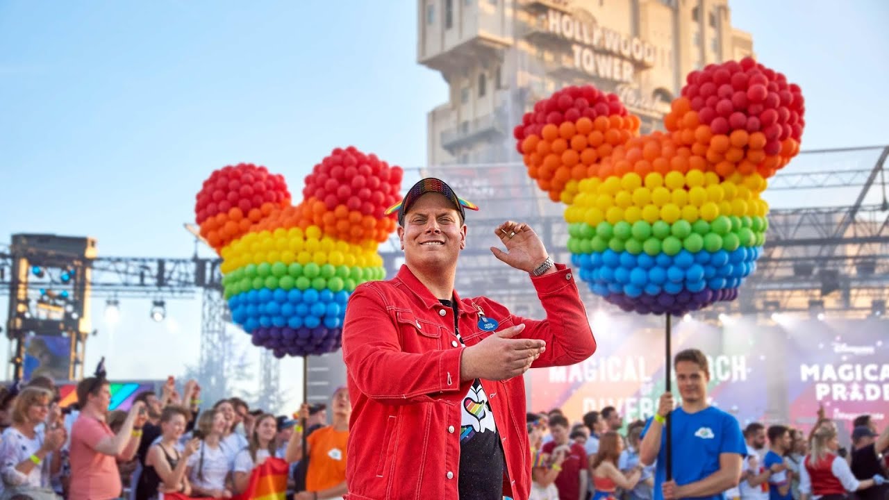 « Pinkwashing » : tout n’est pas rose chez Disney [EXTRAIT] - YouTube