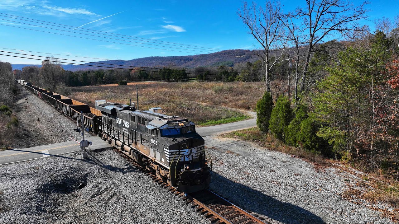 Norfolk Southern 196 heads thru North Spring City Tennessee - YouTube