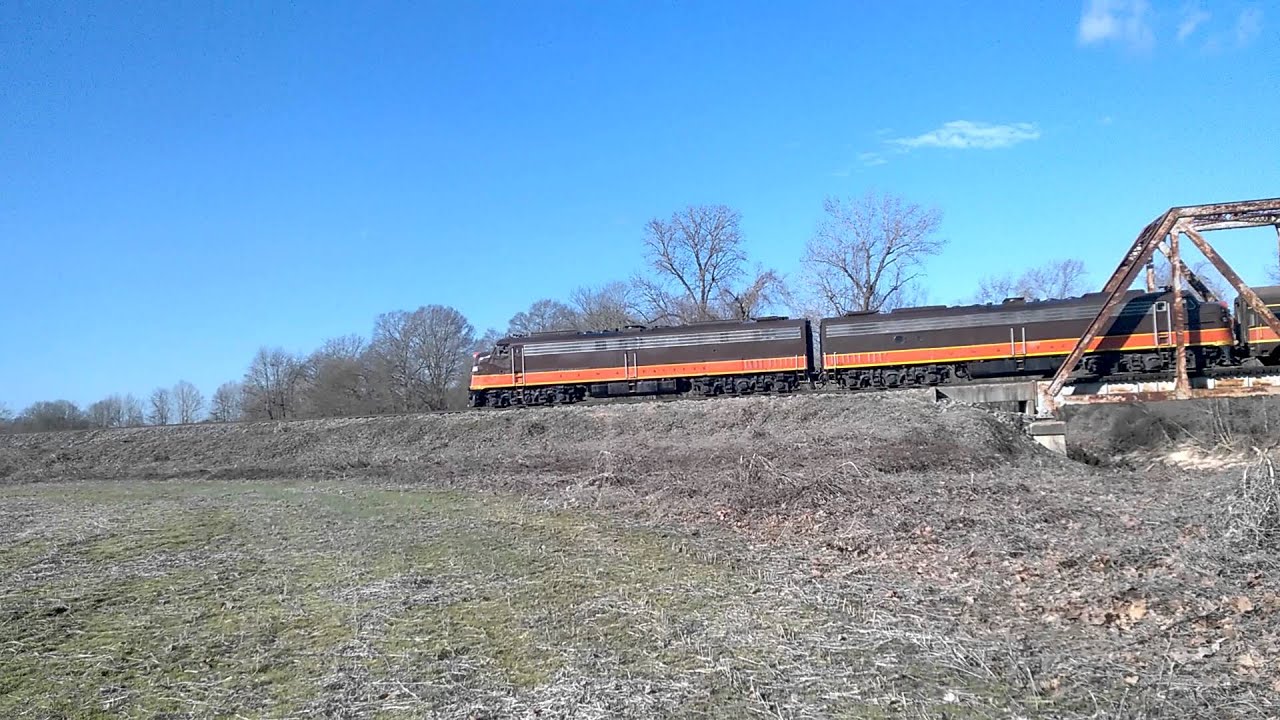 Iowa Pacific /Illinois Central E8 excursion going over Long Creek - YouTube