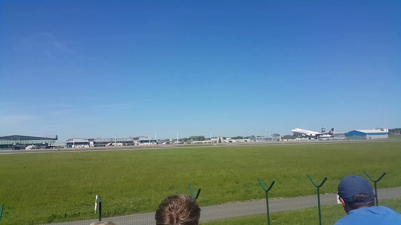 Start Samolotu Lufthansa Boeing 737 Gdańsk - YouTube