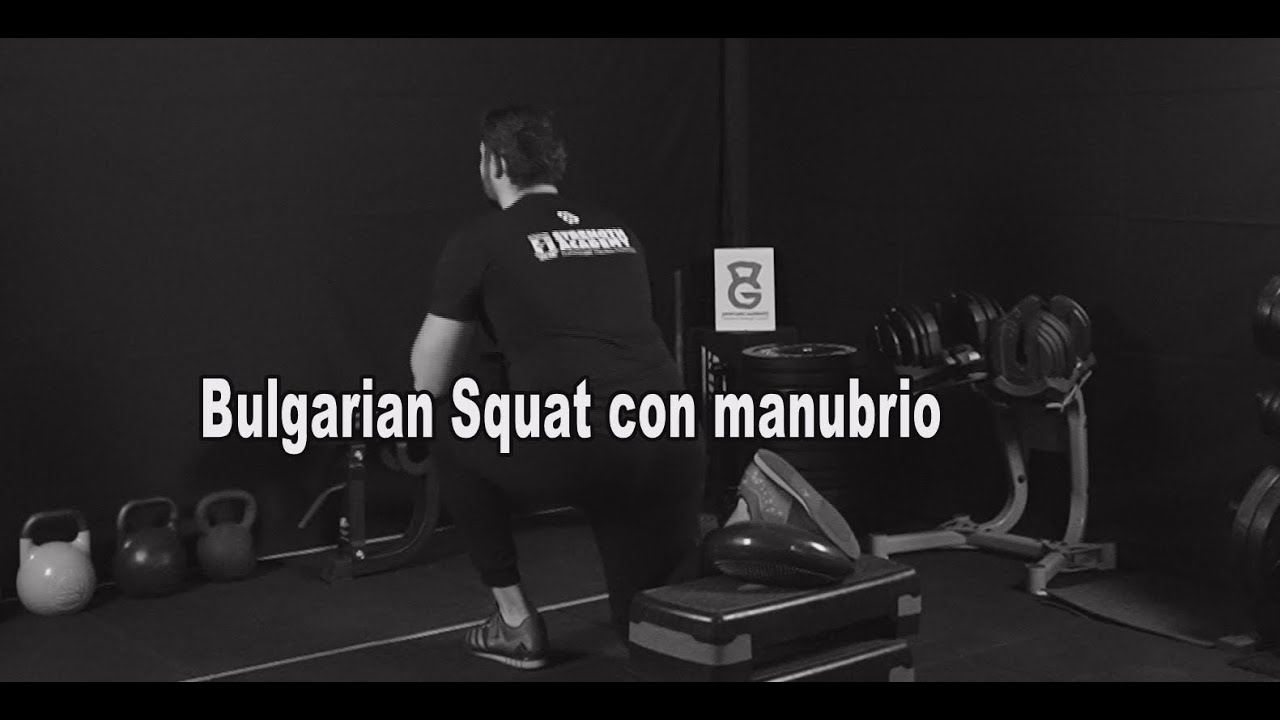 Bulgarian Squat con manubrio - Tutorial Esercizi #18 - YouTube