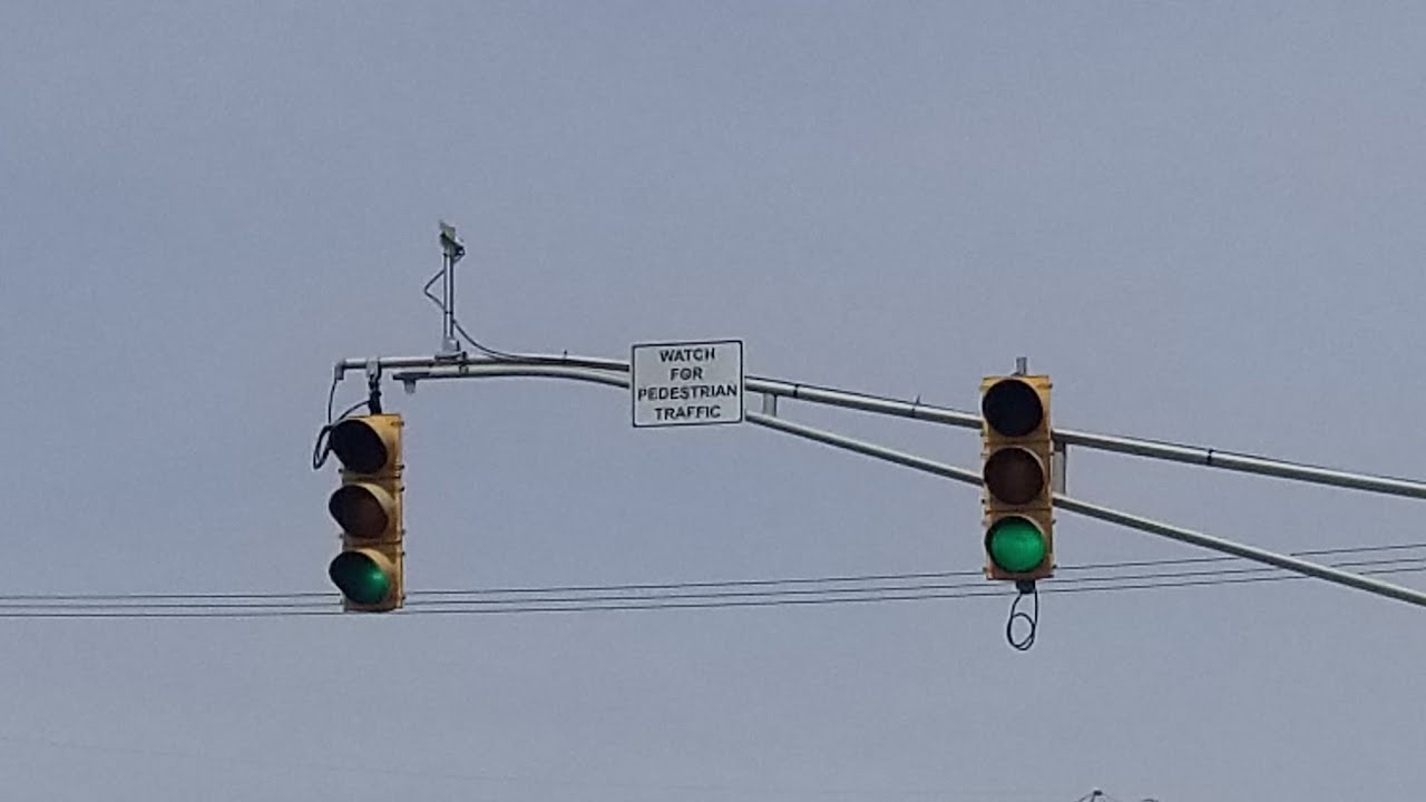 Incandescent TCT Traffic Lights - YouTube