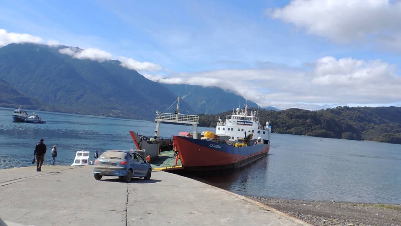 Embarcando en Puerto Hornopiren rumbo a Coyhaique... - YouTube