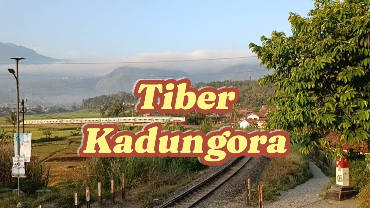 KEINDAHAN TIBER KADUNGORA - MENDERU KERETA COMMUTER LINE GARUT - YouTube