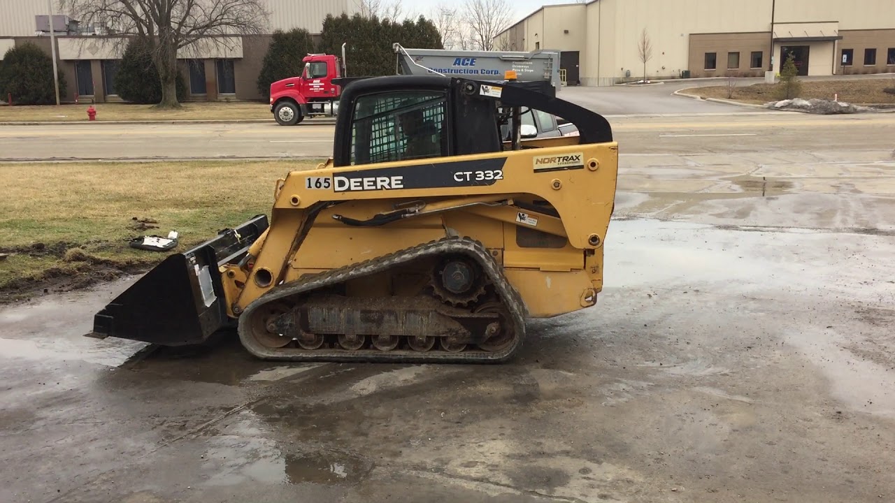 2006 JohnDeere CT332 - YouTube