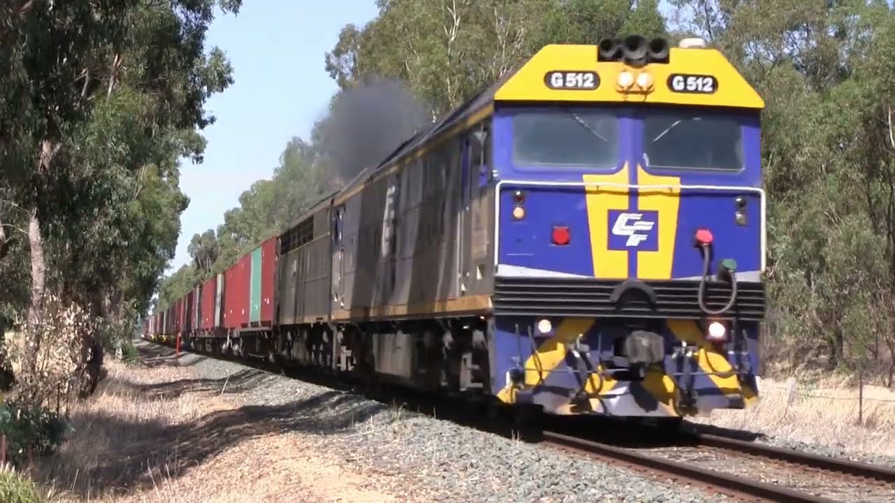 Deniliquin Rice Train between Bendigo and Echuca - YouTube