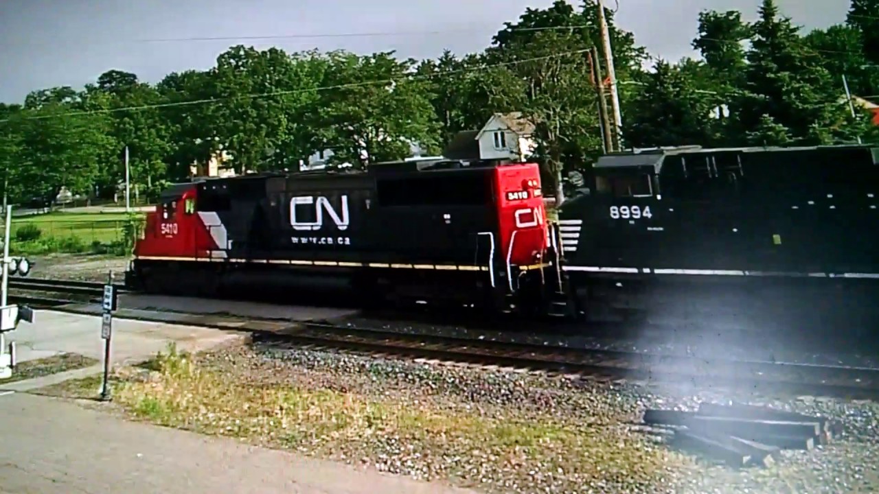 Old cn emd engine leading on a coal train in Chesterton Indiana - YouTube