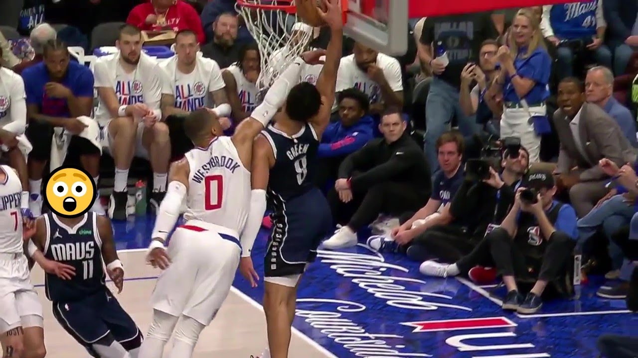 Russell Westbrook big block with replay - YouTube