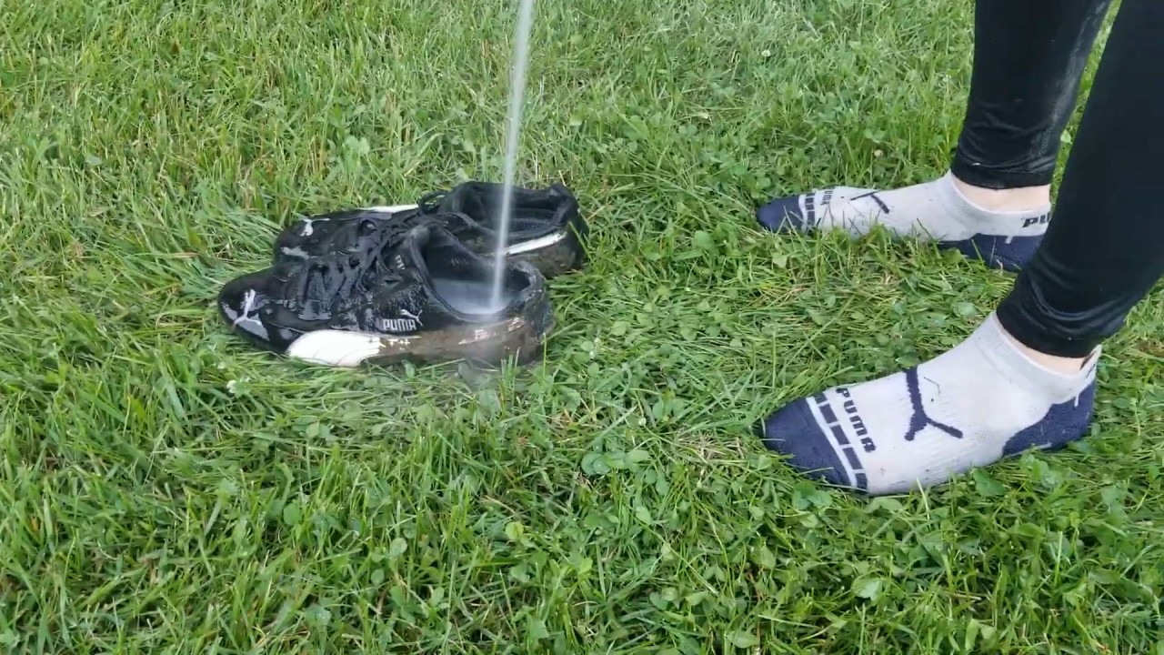 Cleaning women super muddy puma shoes and socks - YouTube
