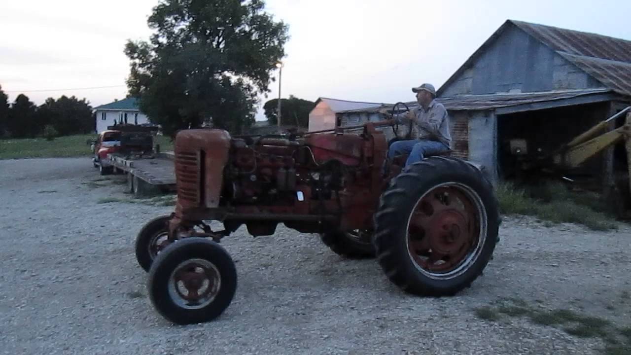 Farmall 400 D Diesel tractor Starts runs drives - YouTube