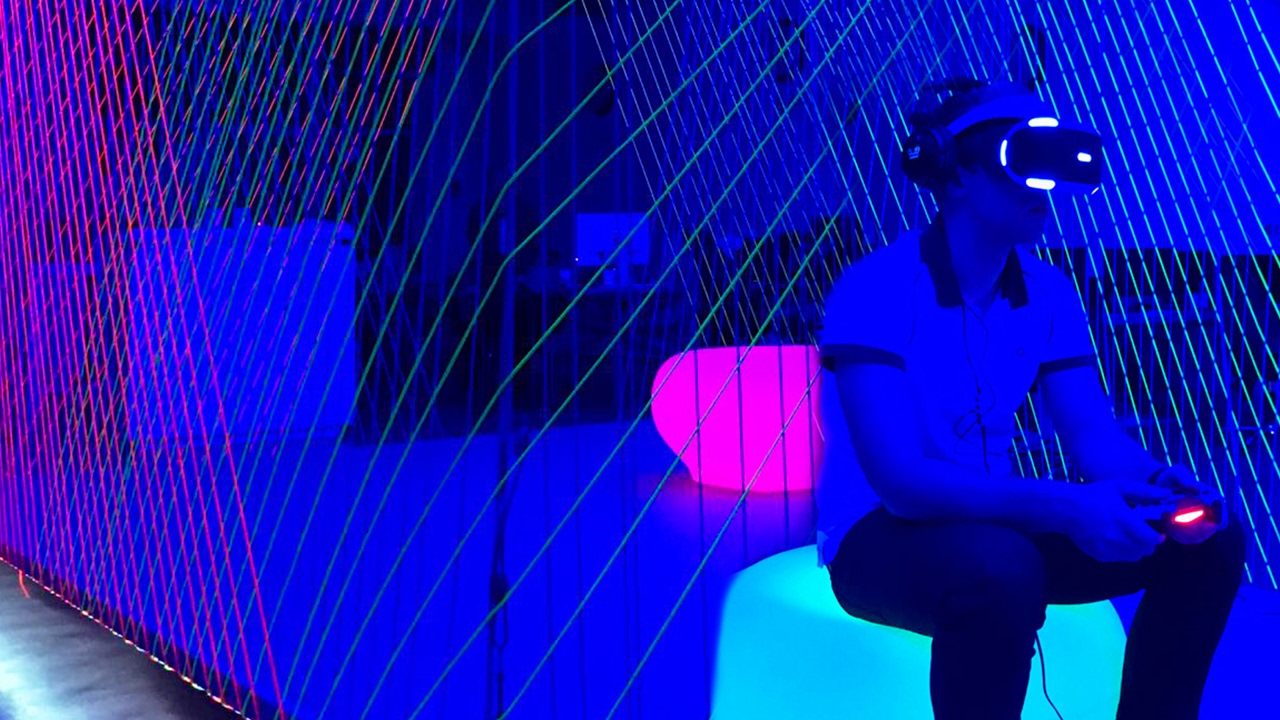 Virtual Reality Cube - YouTube