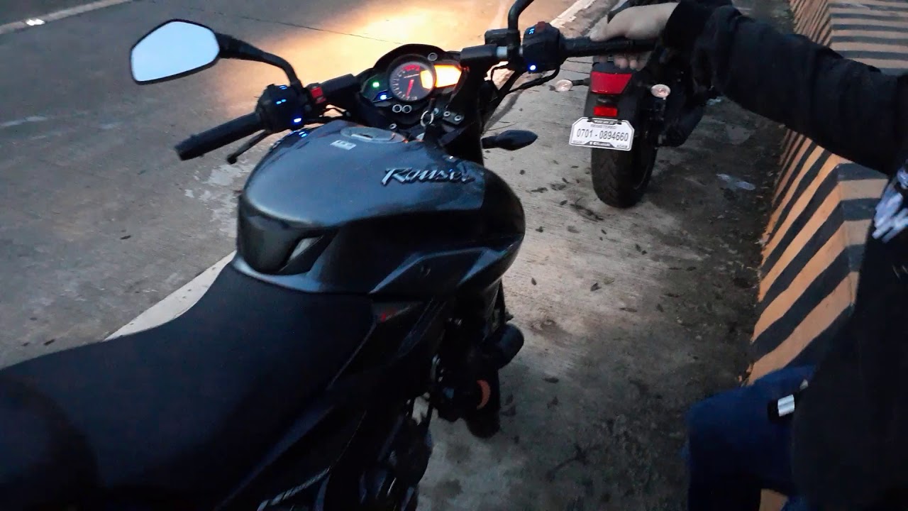 Kawasaki Rouser NS 160 stock exhaust - YouTube