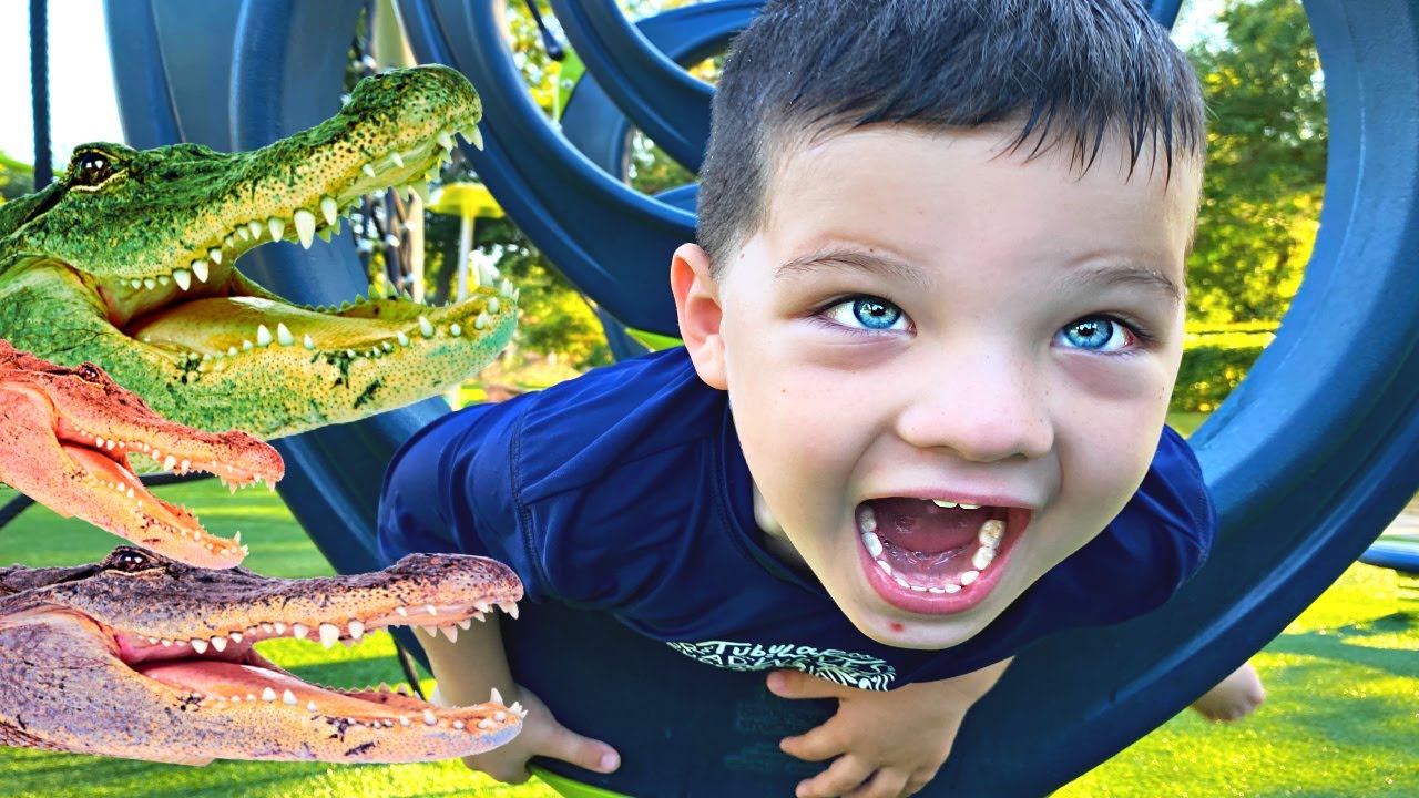 ALLIGATORS at THE Splash Pad PLAYGROUND PARK FOR KIDS! CALEB & MOMMY ...