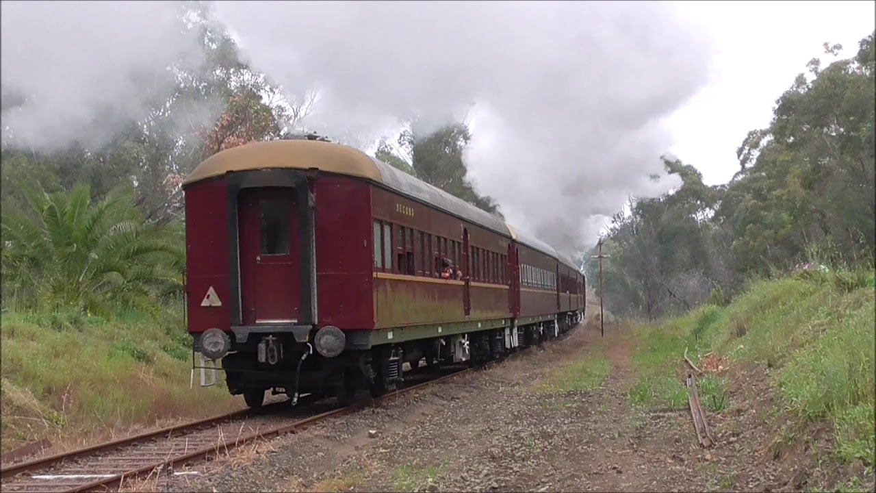 NSW Steam Locomotive 3526 - YouTube