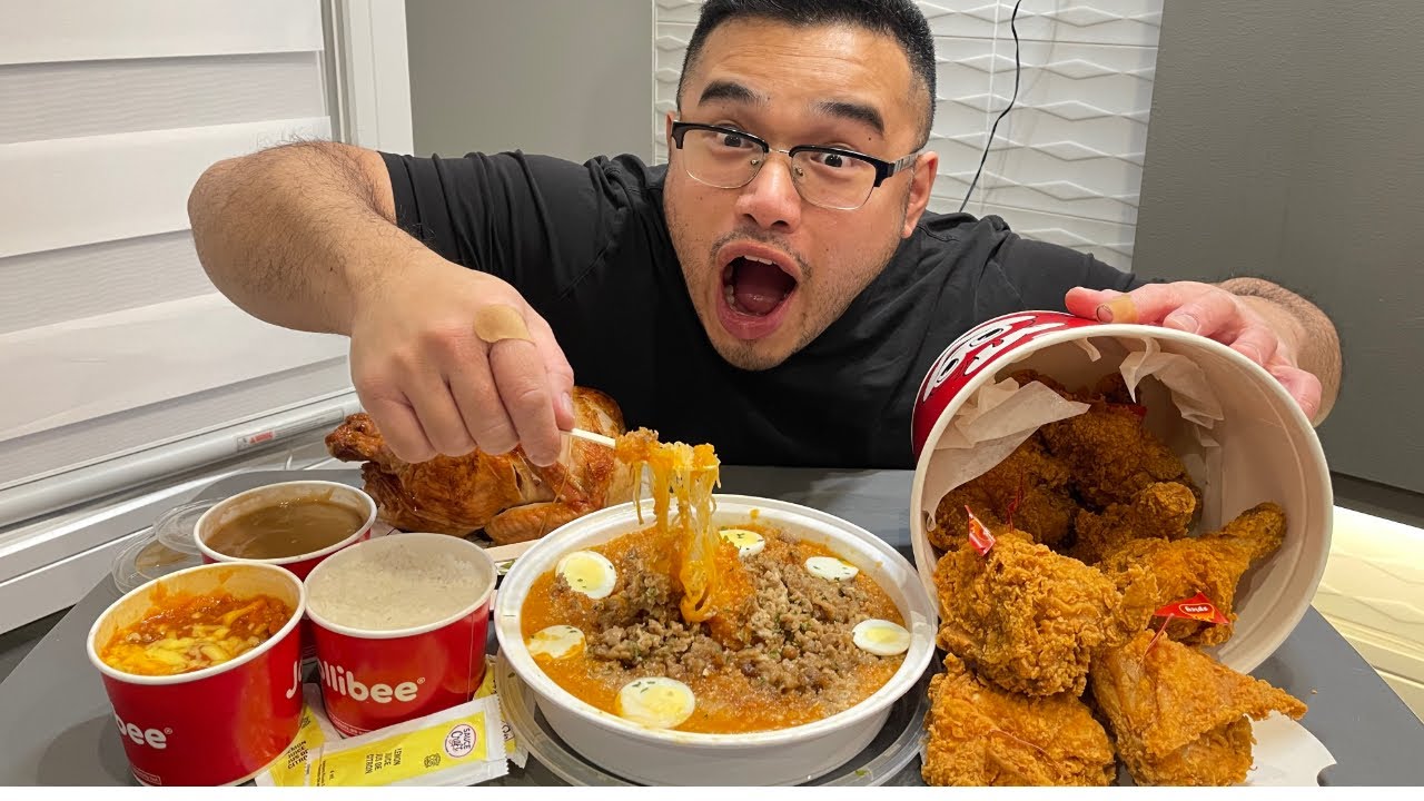 I’m Eating JOLLIBEE Tonight - YouTube