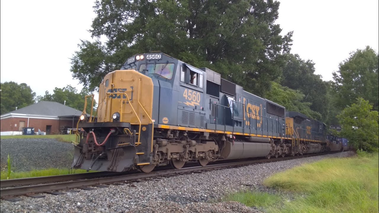 CSX intermodal Train Q038 headed Westbound With CSXT 4560 in the lead @ Monroe 8/14/20. - YouTube