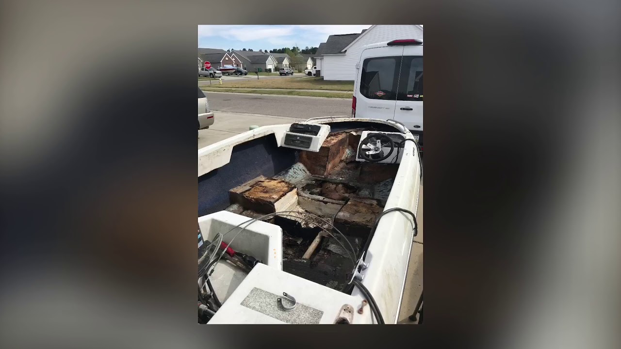 88' Bayliner Capri converted to Center Console - YouTube