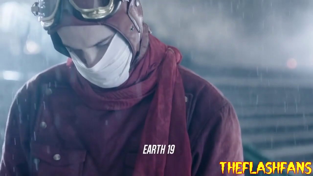 THE FLASH - ¿Aparece el Flash de Tierra-19? - TheFlashFans - YouTube