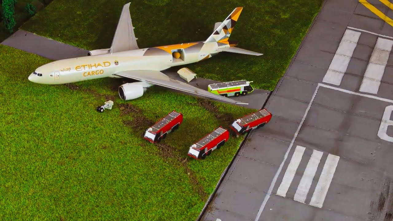 Boeing 777 Crash Caused By Cat - Airport Stop Motion Animation Short ...