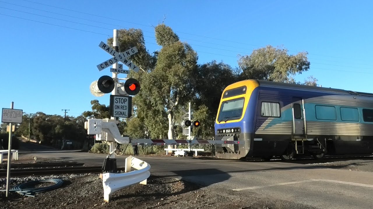 Level Crossing, Broken Hill NSW, Australia. - YouTube