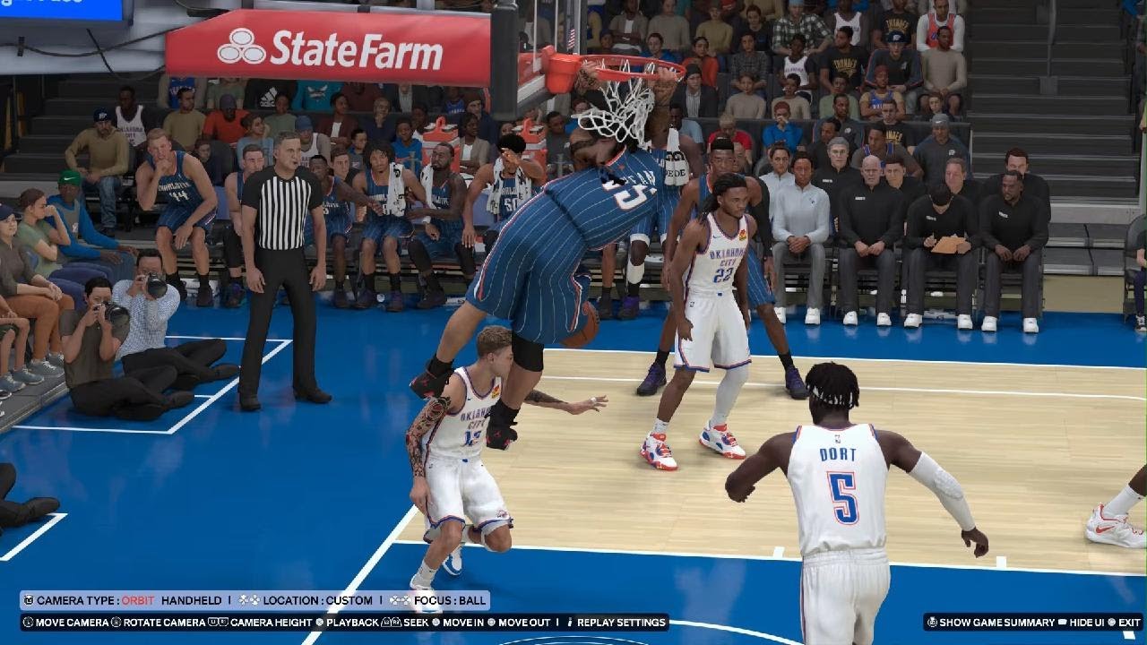 NBA PLAYER TURNS INTO ALIEN DURING DUNK!!!!! - YouTube