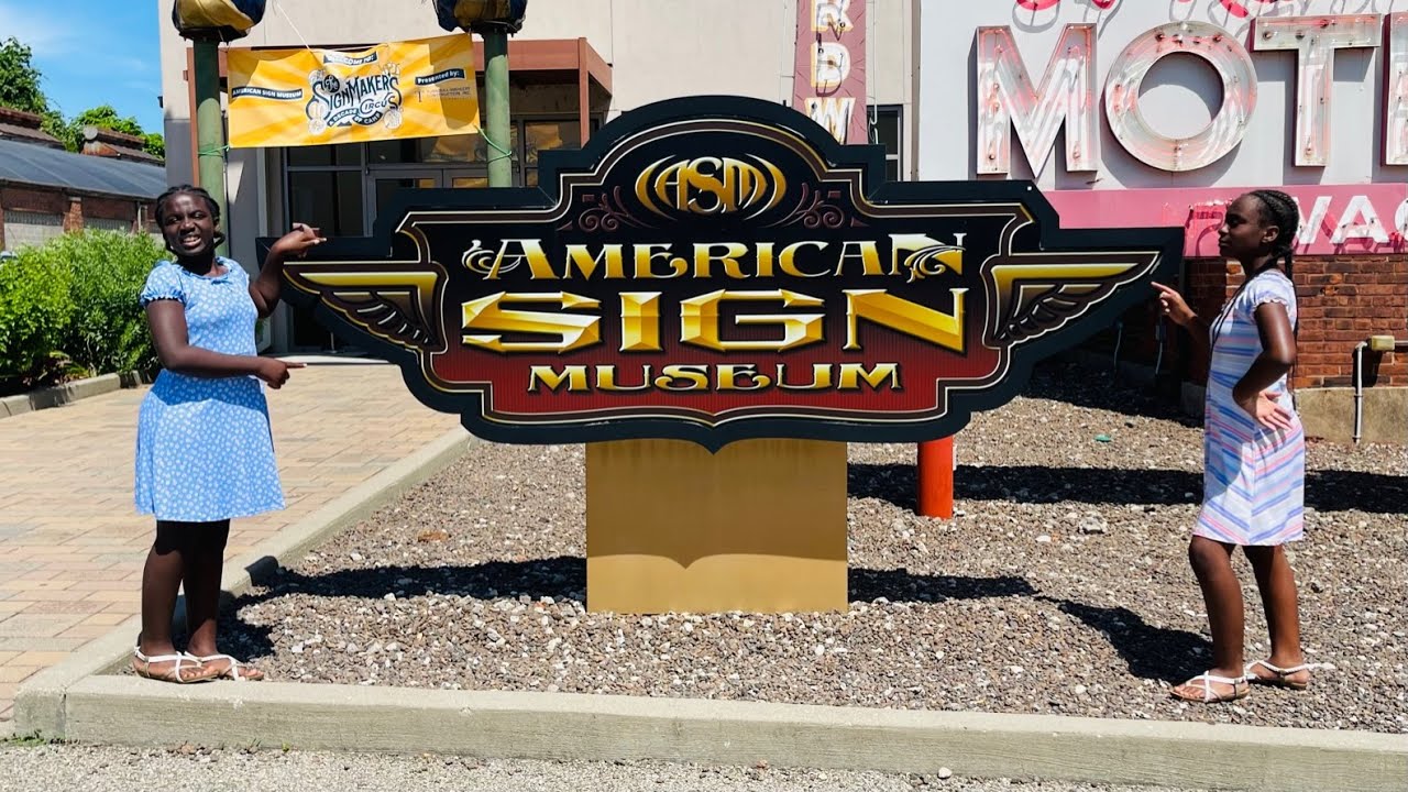 American Sign Museum - YouTube