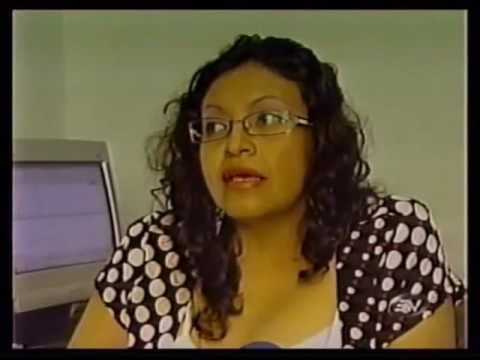 Entrevista a periodista premiada Sandra Ochoa - YouTube