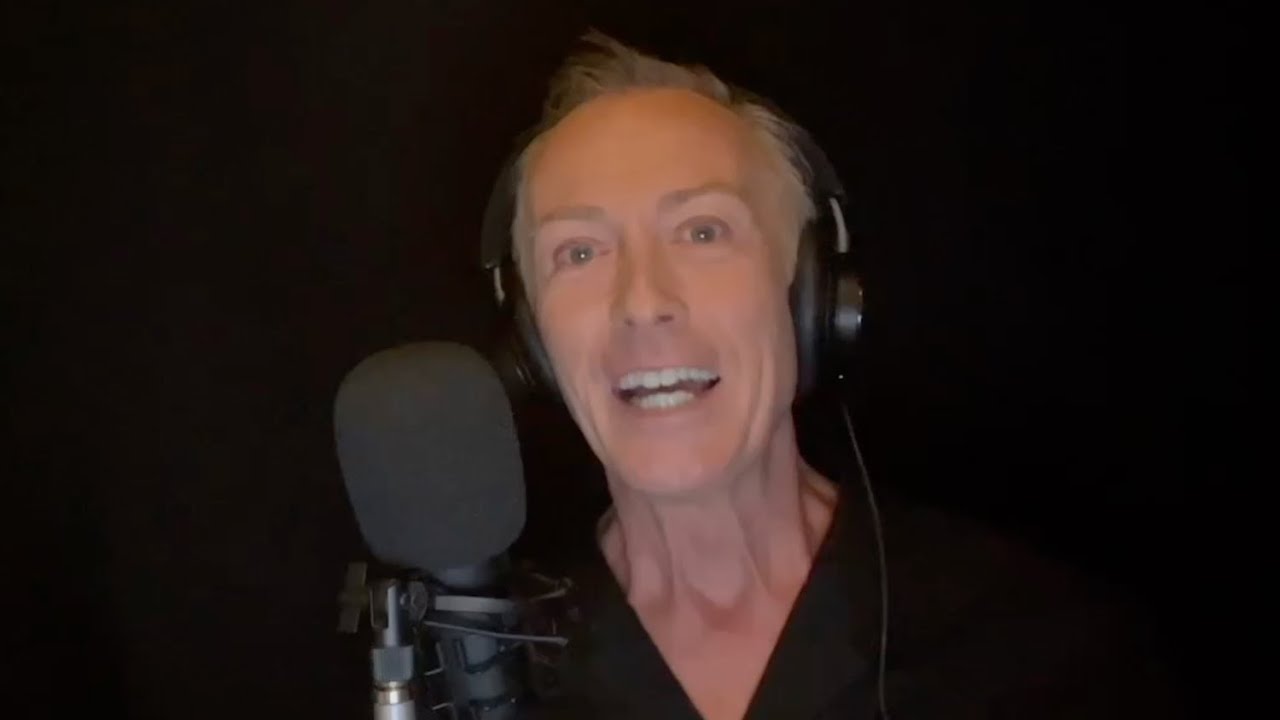 Guy Perryman 44 Voices In 1 Take - YouTube