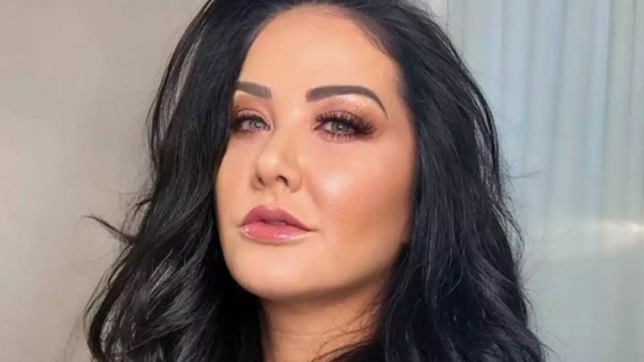 HELEN GANZAROLLI DE BIQUÍNI FIO DENTAL EXIBE O SEO BUMBUM E ENLOUQUECE ...