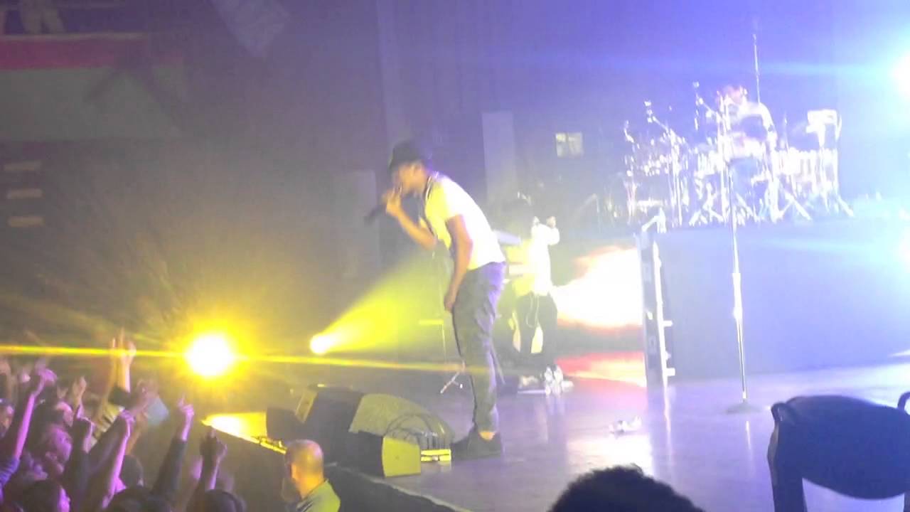 Chance the Rapper "Chain Smoker Live" - YouTube