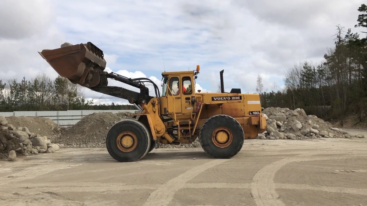 Köp Hjullastare Volvo BM L160 med skopa på Klaravik - YouTube