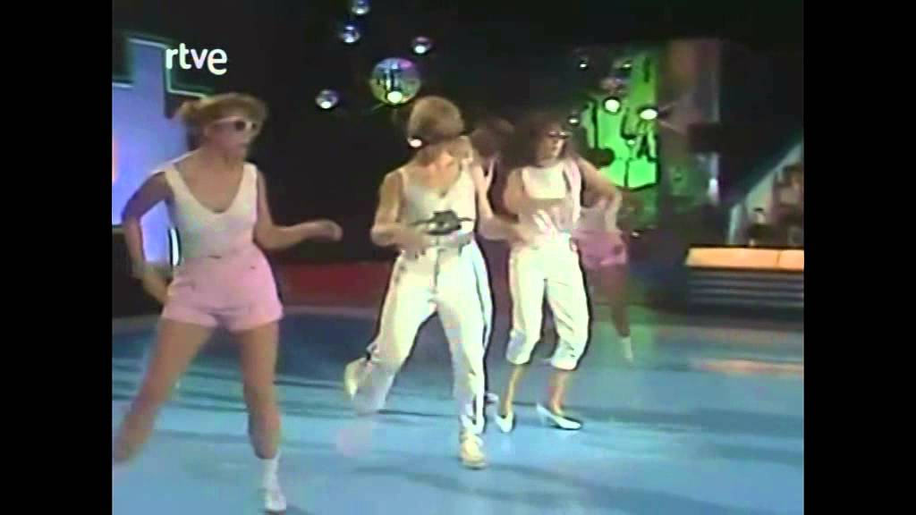 MARIA MENDIOLA - BACCARA - 1983 - YouTube