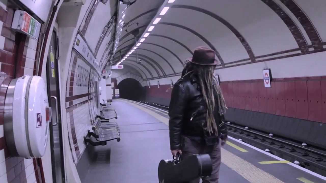 ARI LEEONX - "HUMAN TRAIN" - YouTube