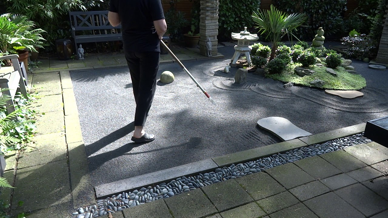 Zen garden raking - YouTube