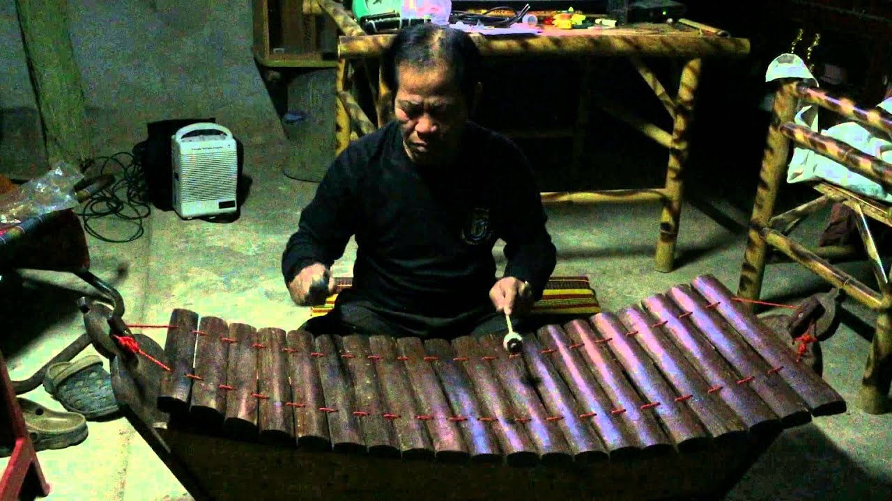 Thai xylophone (ranad) - YouTube