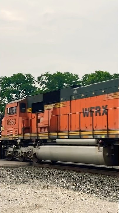 WFRX 8963 Trailing 2nd On NS 143 @ Leesburg, IN - YouTube