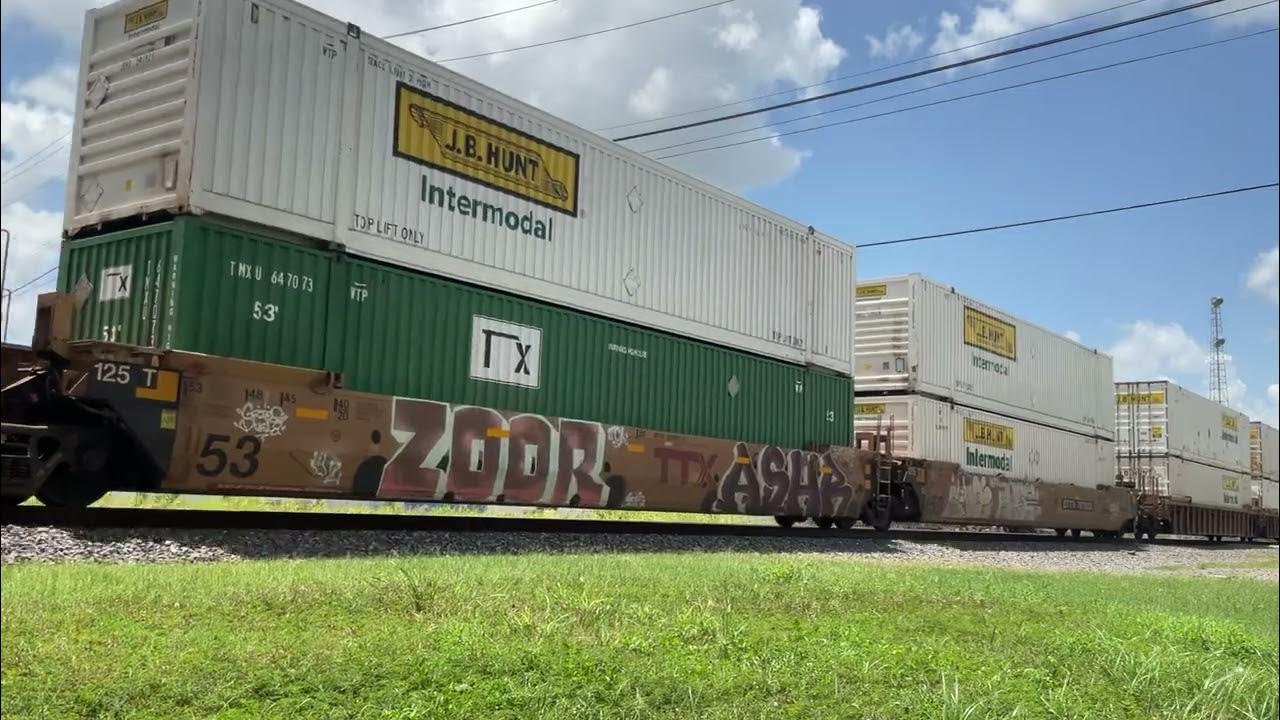 CP 8142 AC4400CW leads mixed freight train ft P3 horn show - YouTube