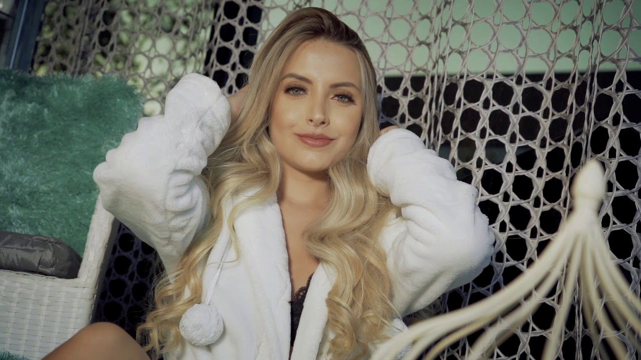 FASHION BOOK MARIA A. LÓPEZ - YouTube