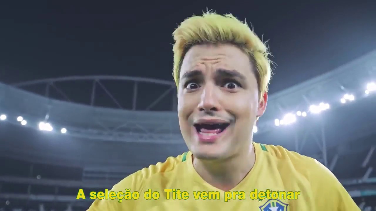 Felipe Neto - Família Canarinho (Música Oficial) - Copa do Mundo - YouTube