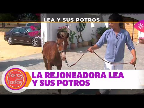 La rejoneadora Lea Vicens y sus potros