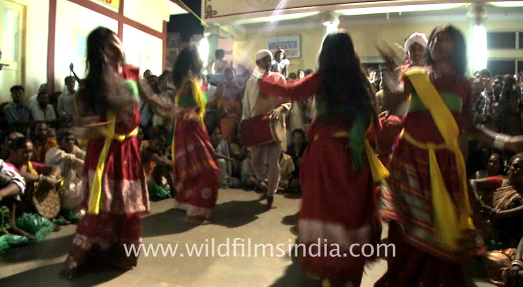 Assamese women perform Deodhani dance, Gawahati - YouTube